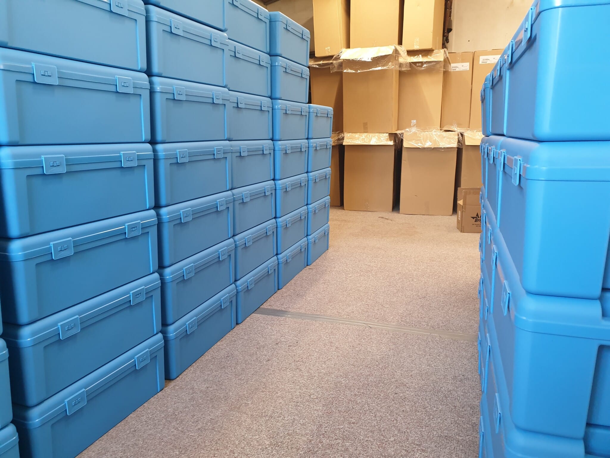 Découvrez les caisse B2 avec plots de gerbage - Produits - Eplasticase